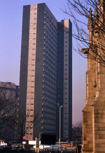 Premier Inn - Victoria Bridge Road