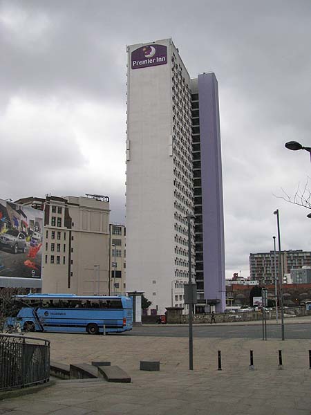 Premier Inn - Victoria Bridge Road